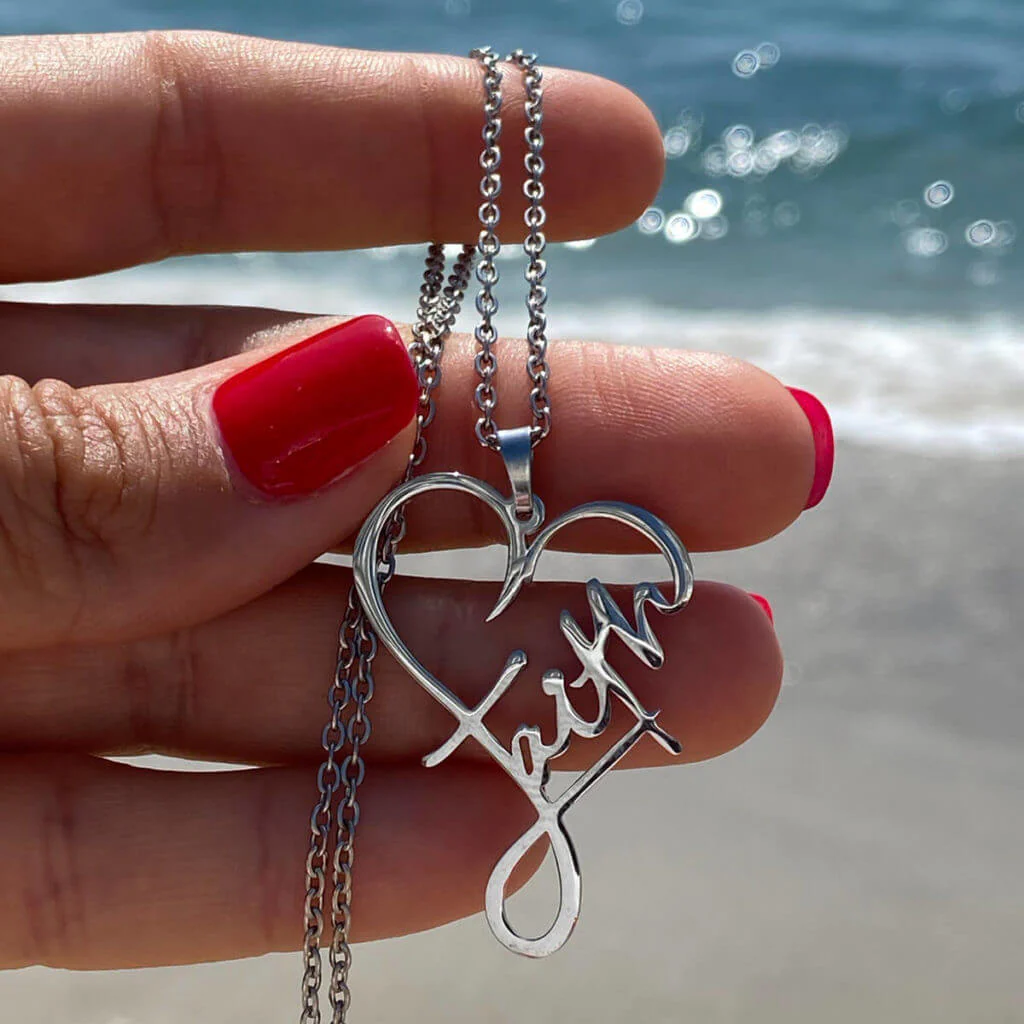 Collier Heart Of Faith - Maquillage et produits de beauté – Révélez ...